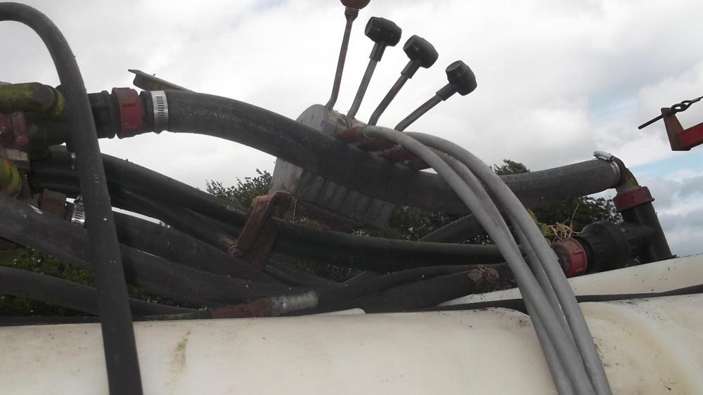 Lely Tracker - Trailed Sprayer - Cogmans Farm Machinery