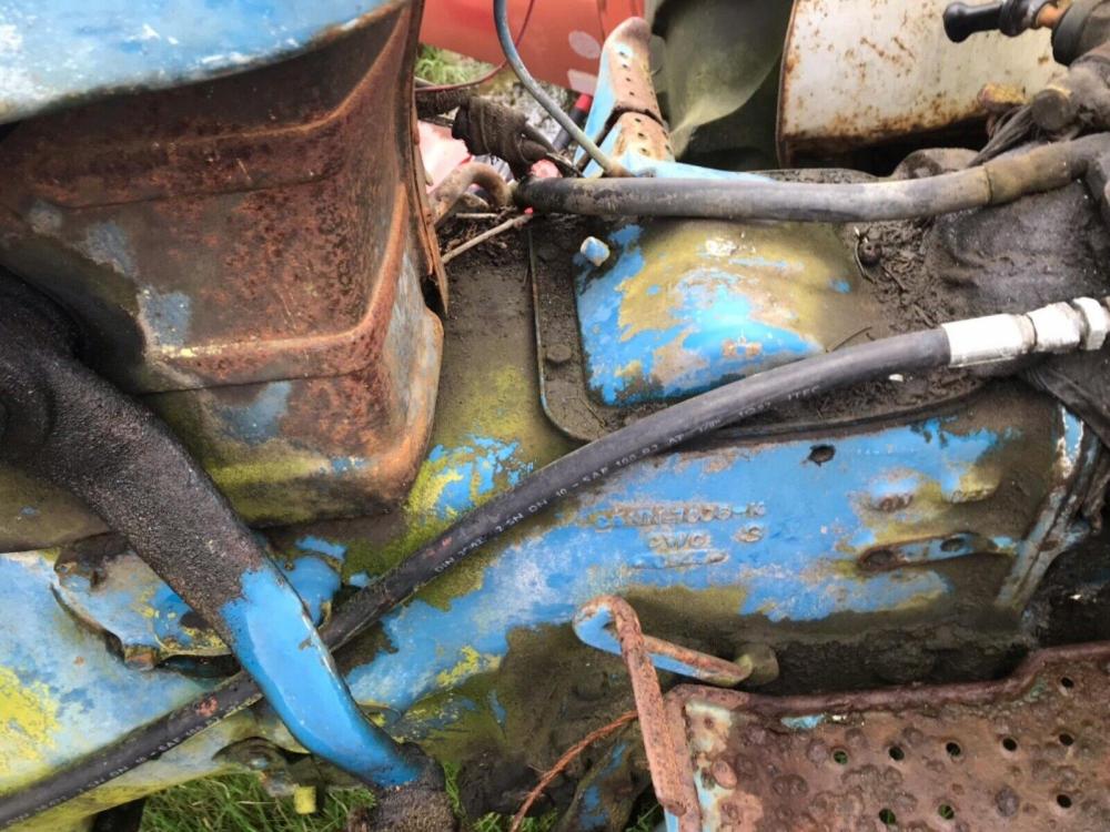 front loader - Ford 4000 - Cogmans Farm Machinery