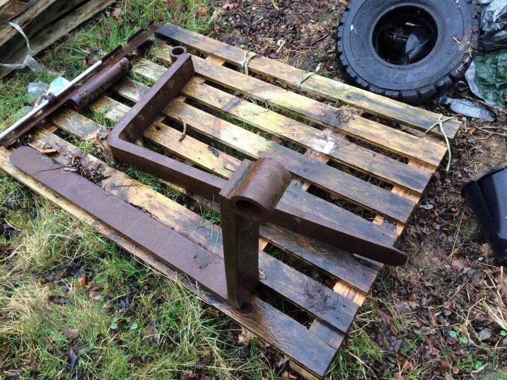 JCB Pallet Forks - £180 plus vat £216 - Cogmans Farm Machinery